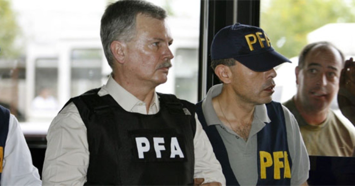 El represor Cavallo llegó al país y se negó a declarar | Rosario3