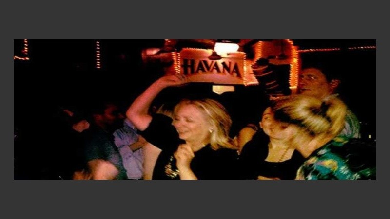De fiesta: Hillary Clinton en un bar cubano | Rosario3