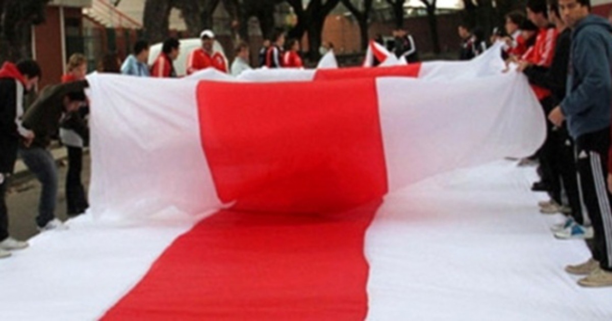 Hinchas de River presentaron la bandera más larga del mundo | Rosario3