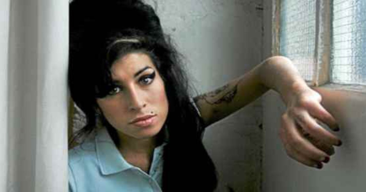 Para el hermano, Amy Winehouse murió por bulimia | Rosario3