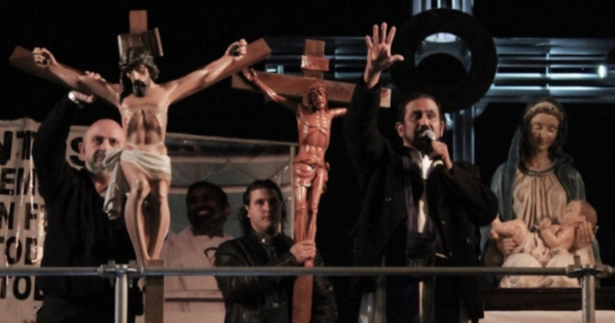 Masivo Vía Crucis del padre Ignacio: “Rosario conquistó mi corazón ...