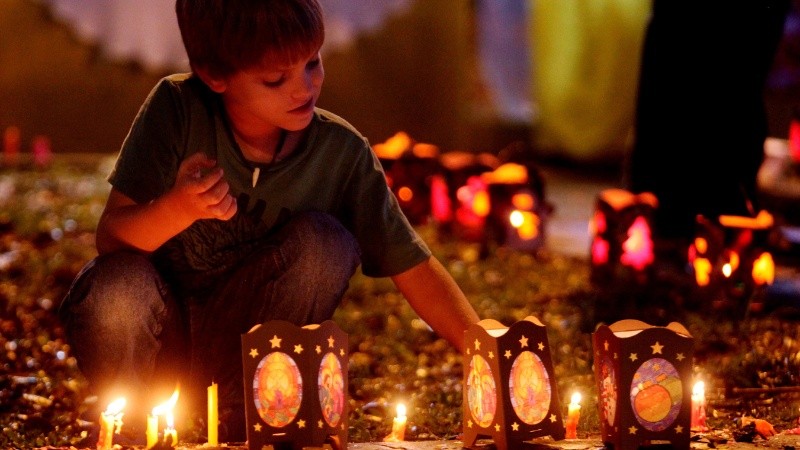 Tradicional "Noche de velitas" en Colombia | Rosario3
