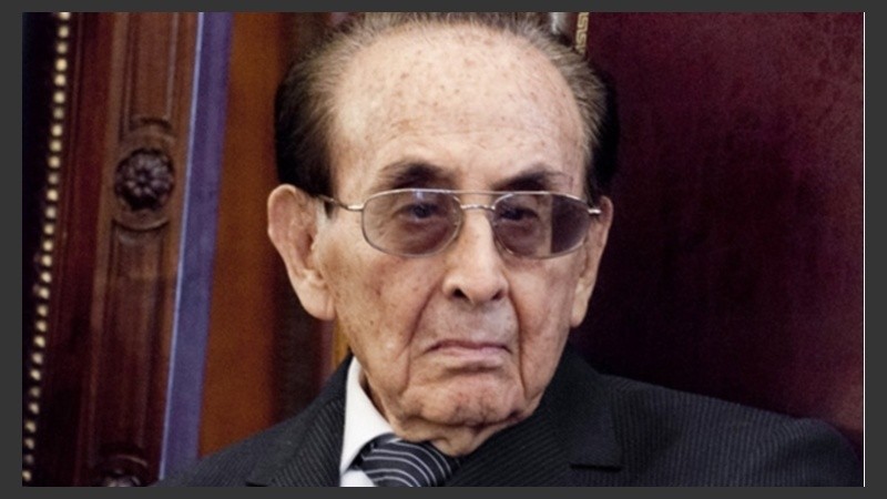 Fayt cumplió 97 años: “Voy a seguir sirviendo al país” | Rosario3