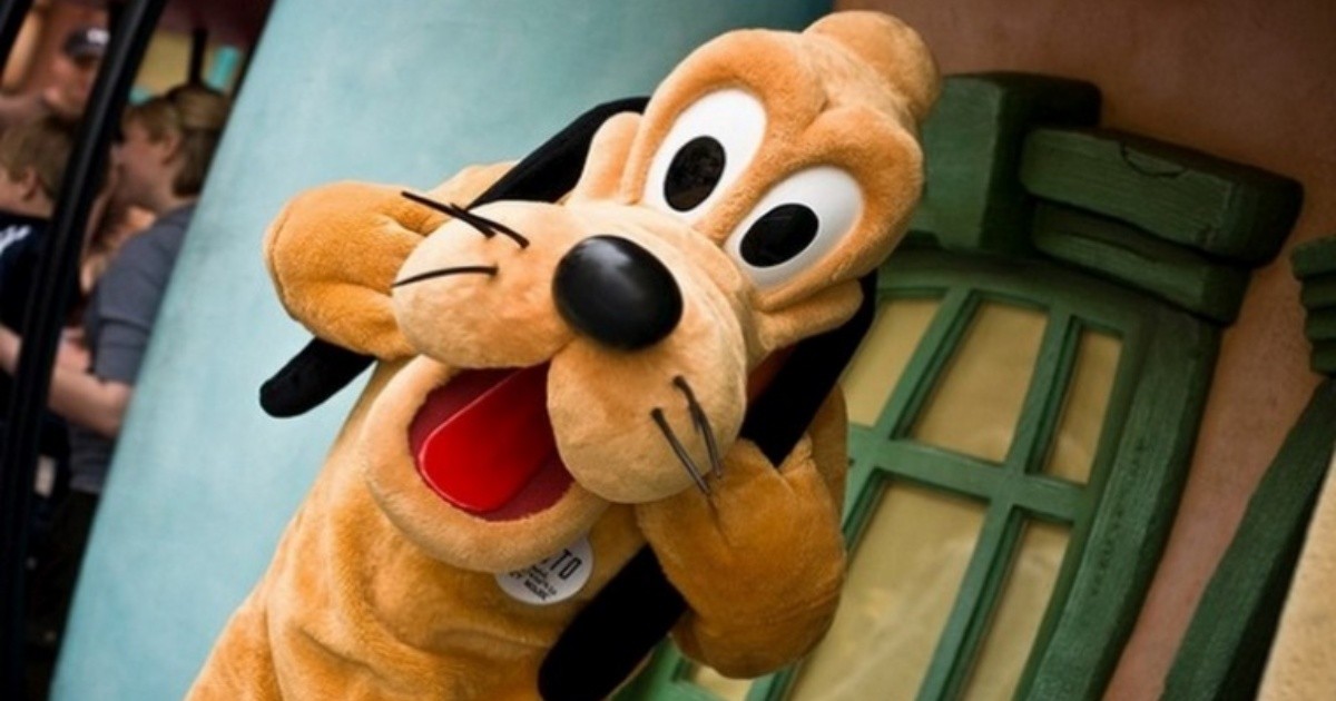 Pluto abrazó fuerte a un nene y Disney pagó el sanatorio | Rosario3
