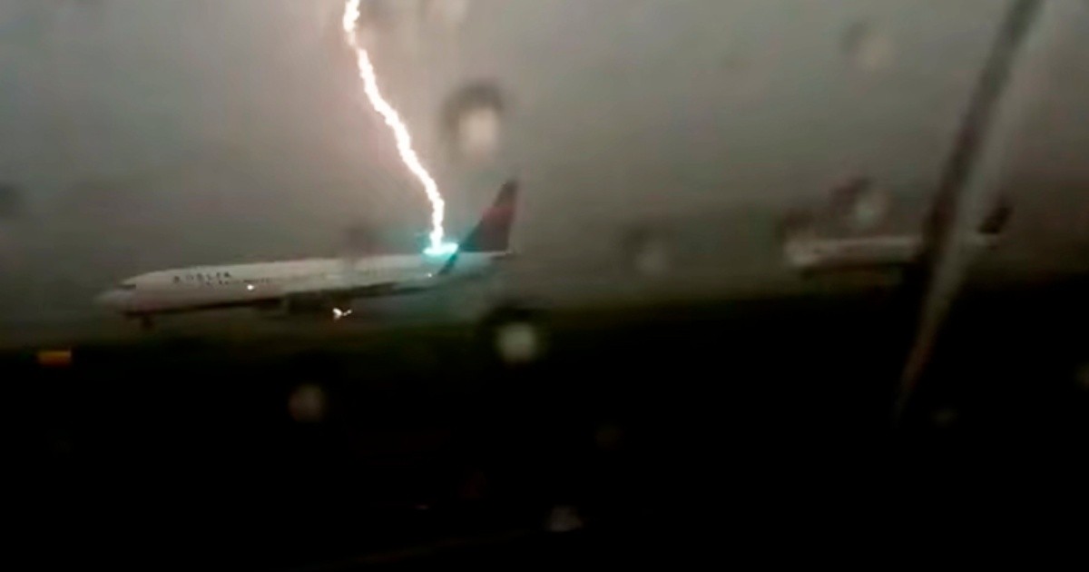 Un rayo golpeó un avión en el aeropuerto de Atlanta | Rosario3