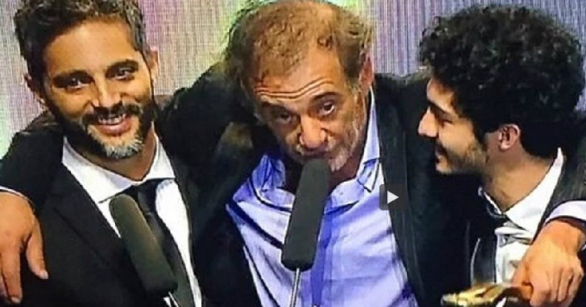 ¿Mareado? Alejandro Awada en los Premios Tato | Rosario3