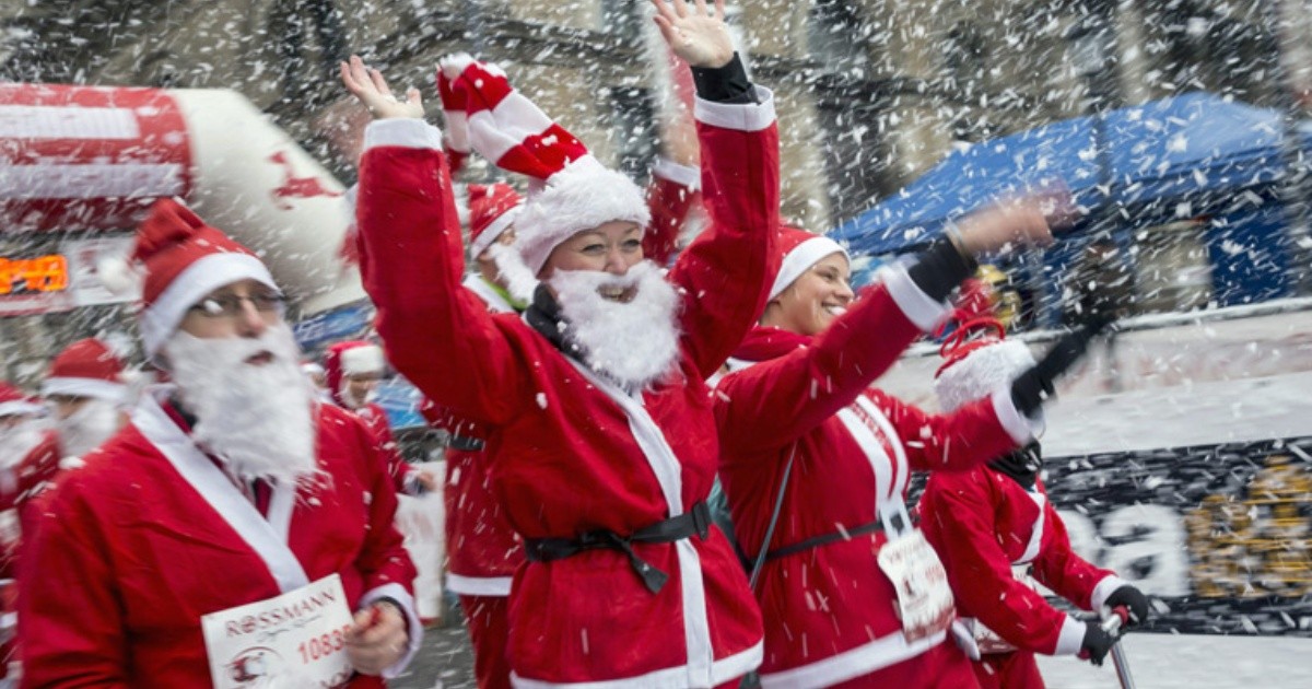 Miles de Papá Noel participaron de maratones alrededor del mundo | Rosario3
