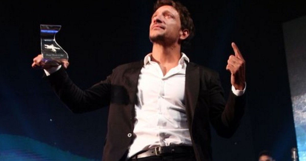 Video: la emoción de Nicolás Vázquez al recibir su premio | Rosario3