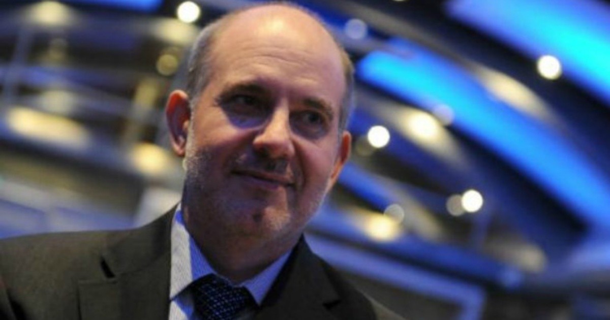 Conferencia de Luis Secco sobre "El presente económico de la Argentina ...