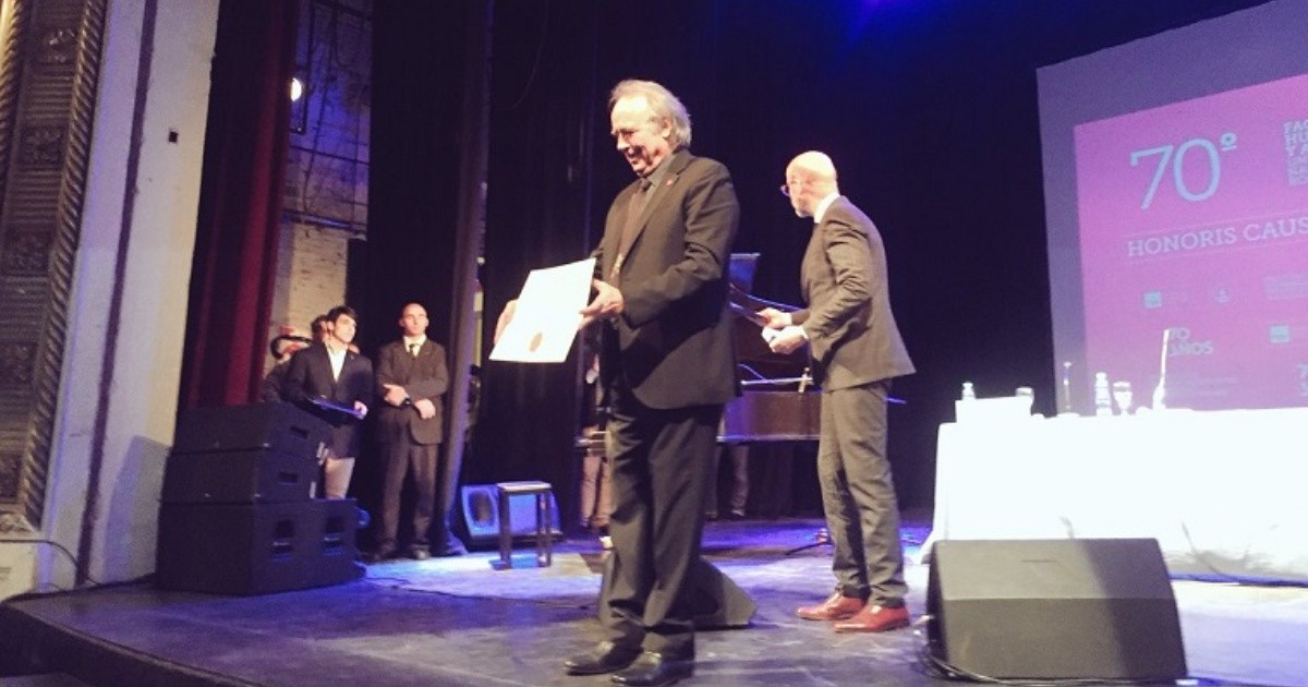 Serrat fue declarado Doctor Honoris Causa: "Seré tan rosarino como me ...