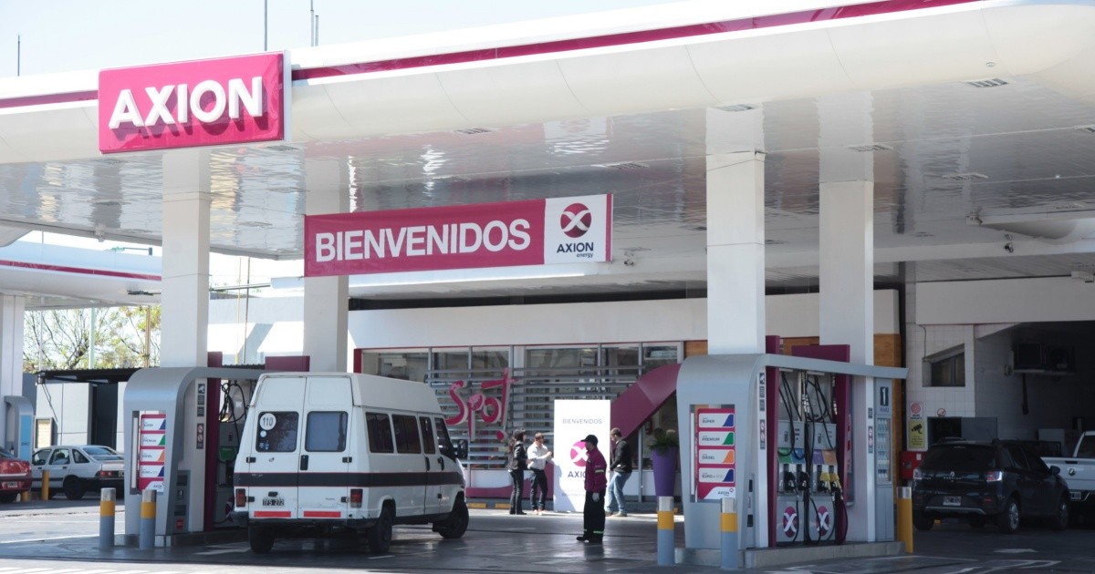 Axion subió 5% la nafta y este sábado lo harán YPF, Petrobras y Shell | Rosario3