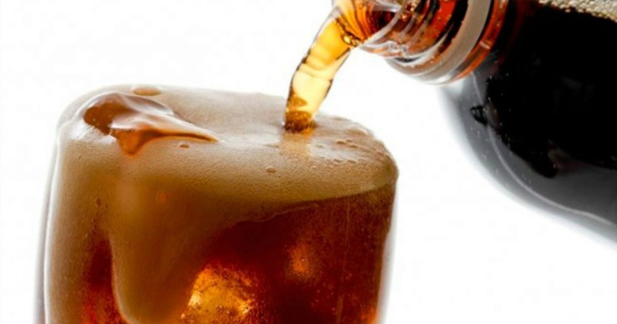 Echale gas y azúcar: crece el consumo de gaseosas entre grandes y ...