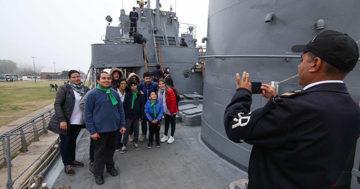 Llegaron dos barcos de la Armada y están abiertos al público | Rosario3