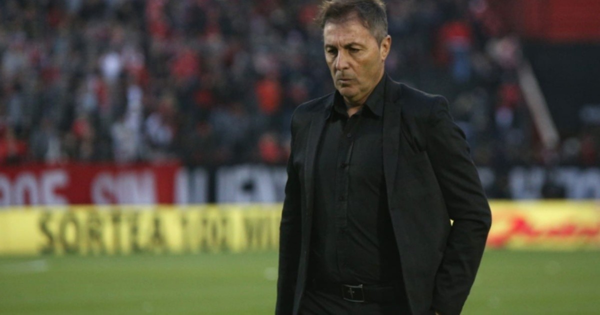 Las variantes que analiza Kudelka para cambiarle la cara a Newell’s y ...