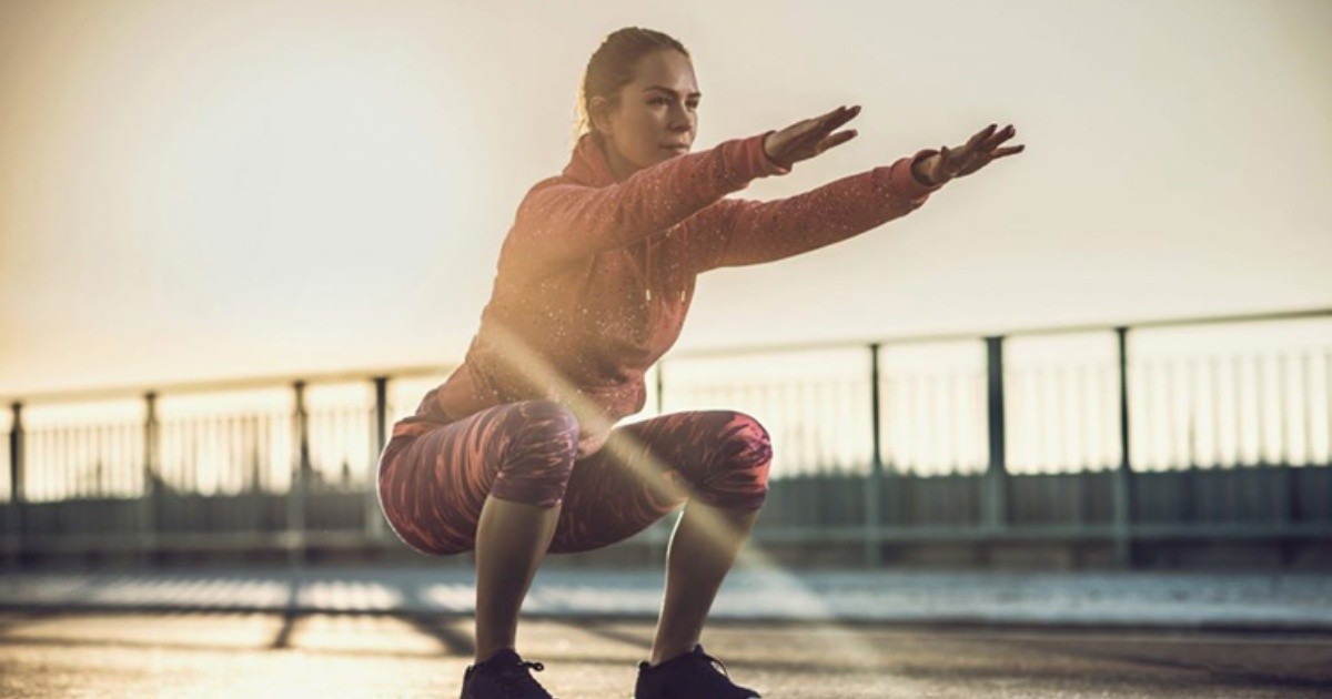 Agacharse y arrodillarse trae importantes beneficios para la salud ...