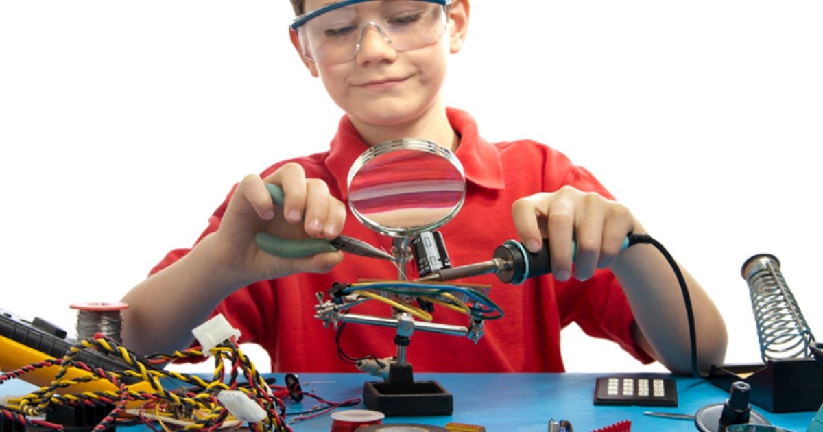 Minitutoriales para que los chicos aprendan a armar un robot en casa ...