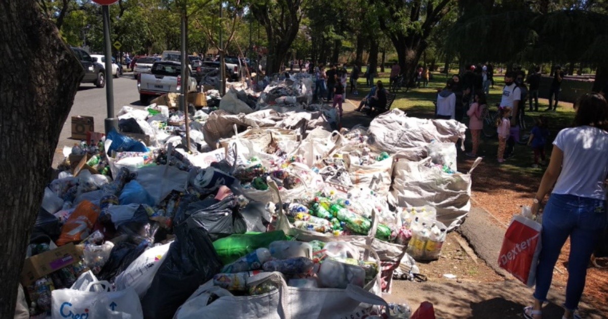 Miles de botellas plásticas fueron entregadas para ser recicladas ...