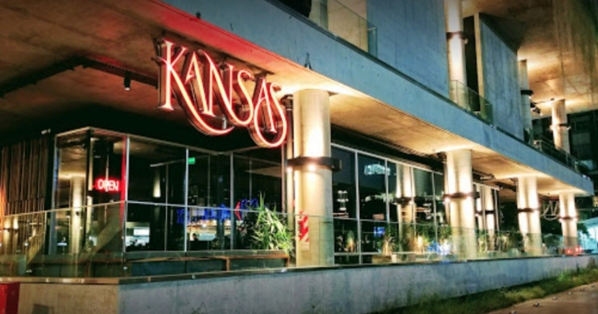 A las piñas por la cuenta: mozos y clientes se trenzaron en la puerta ...