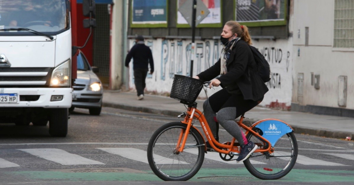Ir a trabajar con las nuevas restricciones: quiénes pueden hacerlo y de ...