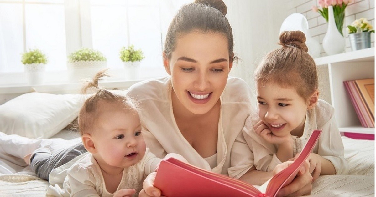 En el desarrollo del lenguaje y la comunicación, el estímulo del adulto ...