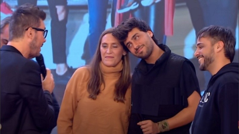 Video: el emotivo reencuentro de Lizardo Ponce y su familia en La ...