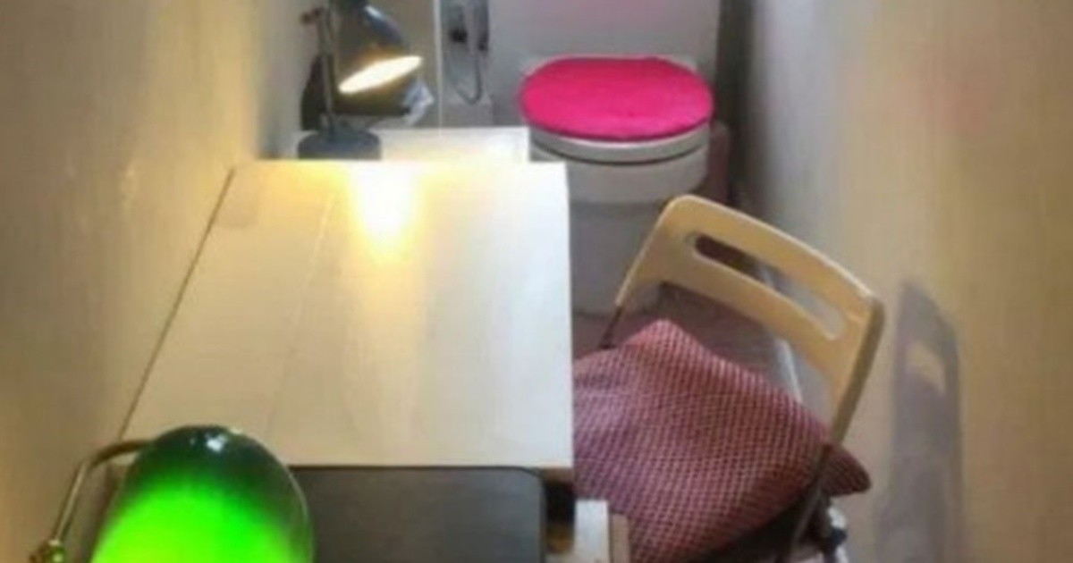 Fotos: quiere alquilar un espacio de oficina con un inodoro "pegado" a ...
