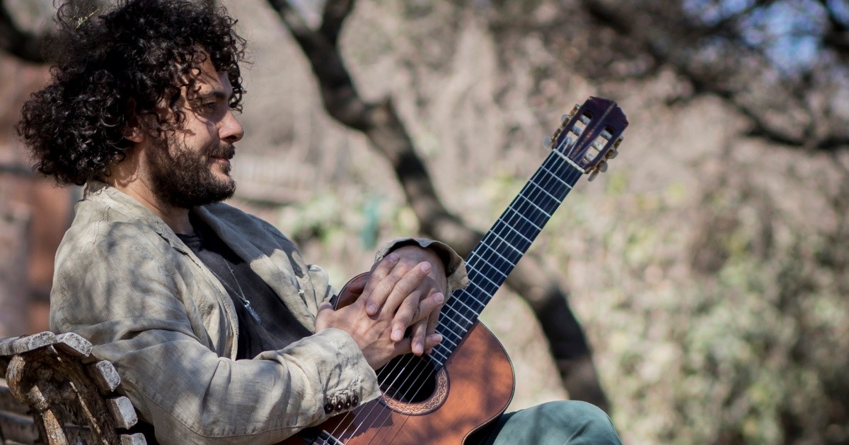 Con “1972”, Raly Barrionuevo regresa a los sonidos de su infancia ...