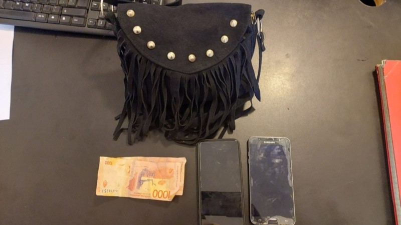 Tres detenidos por robar la cartera a dos mujeres en España y 3 de ...