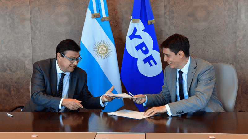 Más cambios en el gobierno: Sergio Affronti deja de ser el CEO de YPF ...