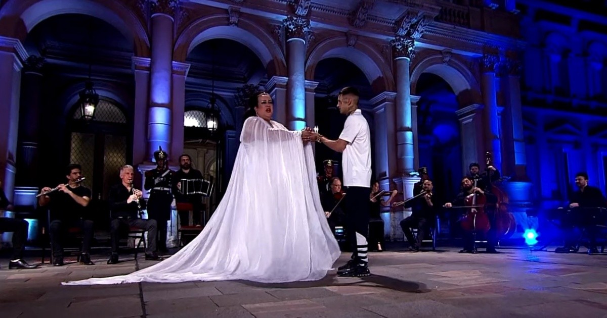Video: L-Gante cantó el Himno en cadena nacional por el Día de la ...