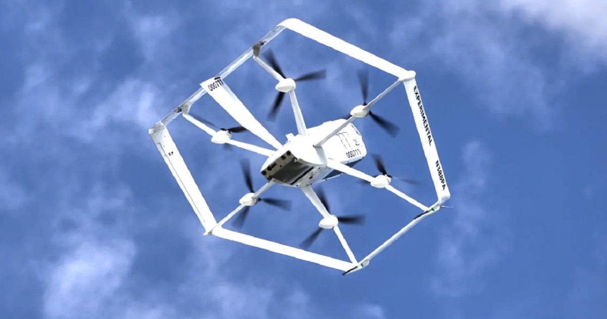 Amazon comenzó a usar drones para entregar paquetes en Estados Unidos ...