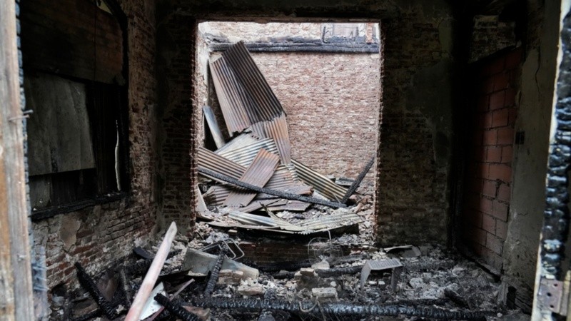 En fotos: así quedó la casona histórica tras el fuego y los saqueos ...