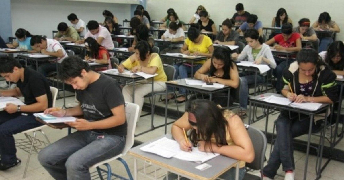 La UNR presentó el programa de becas de este año: cuándo y cómo ...