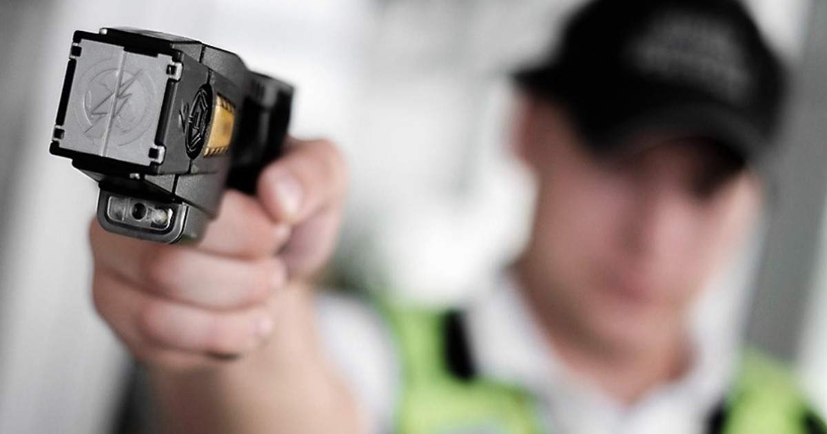 El Gobierno nacional compró 100 pistolas Taser: quiénes las usarán y en ...