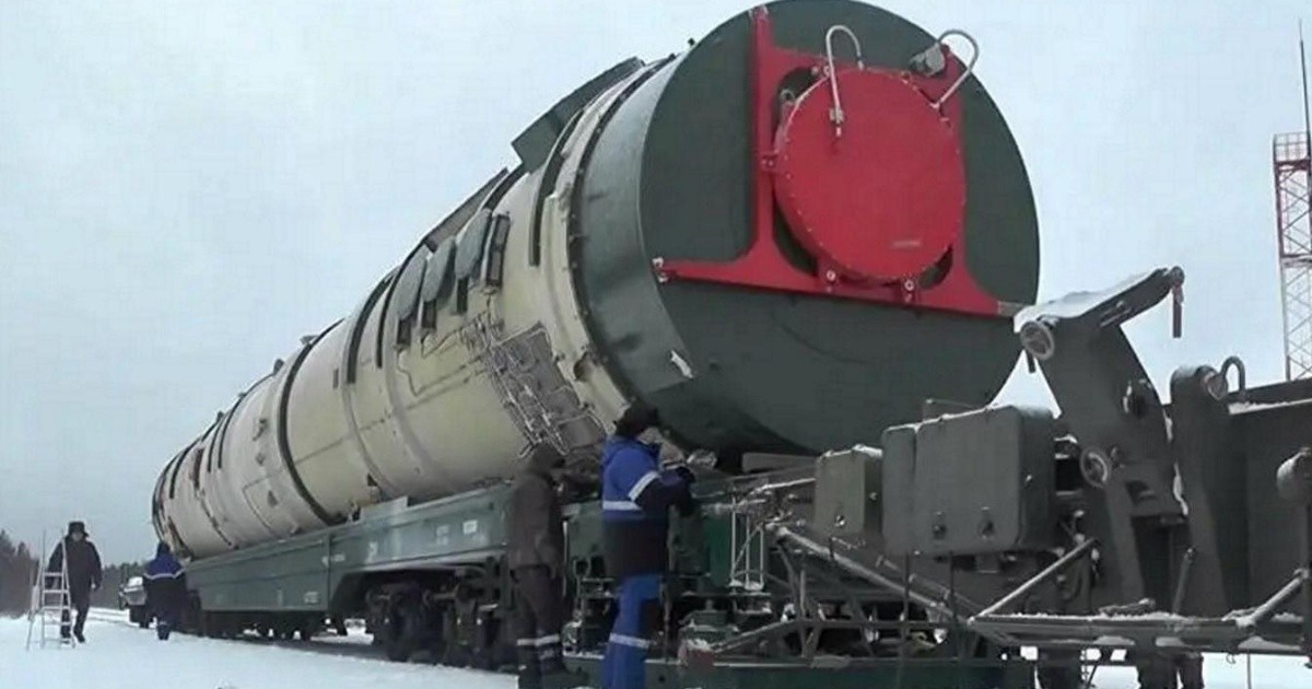 Cómo es Satán II, el misil con capacidad nuclear que Putin planea ...