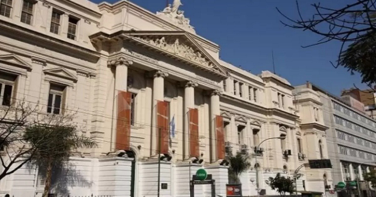 Canje de bonos en manos del sector público: Ciencias Económicas de la ...