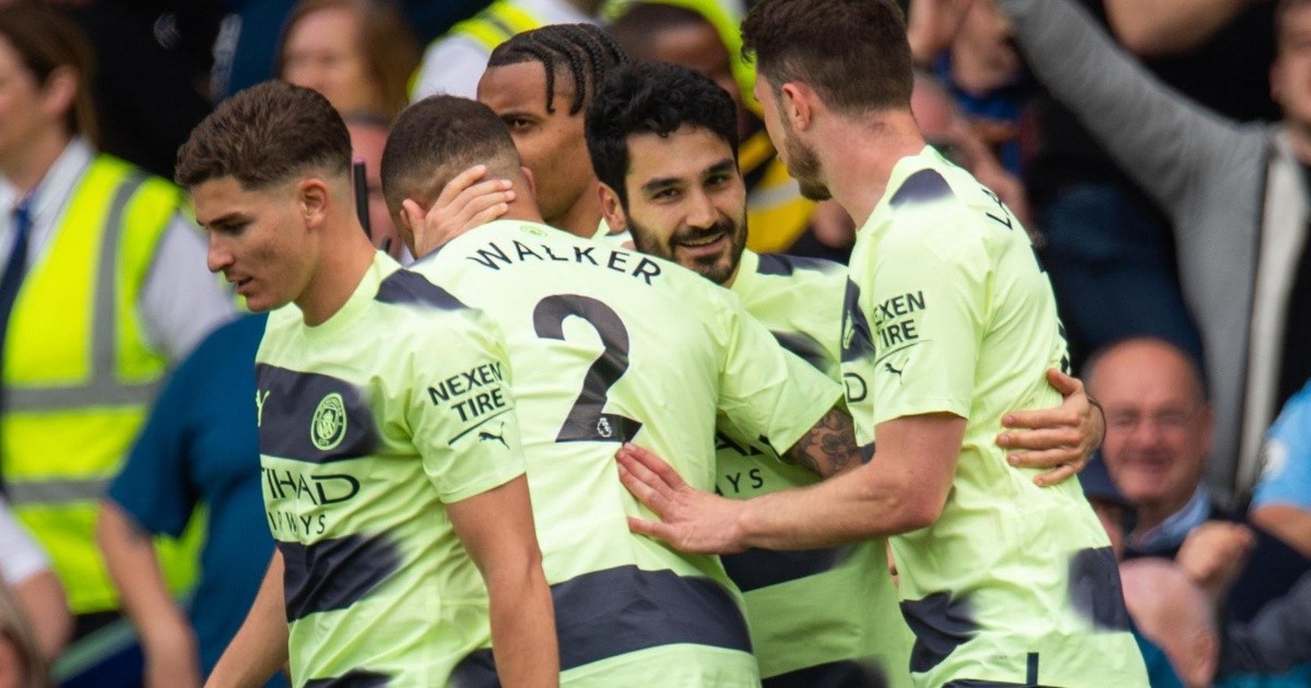 Con Julián Álvarez de titular, Manchester City goleó y quedó a un paso ...