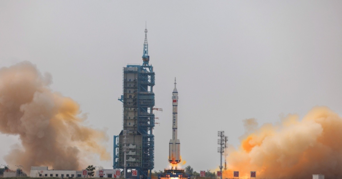 Video: así fue el lanzamiento al espacio del cohete chino con tres ...