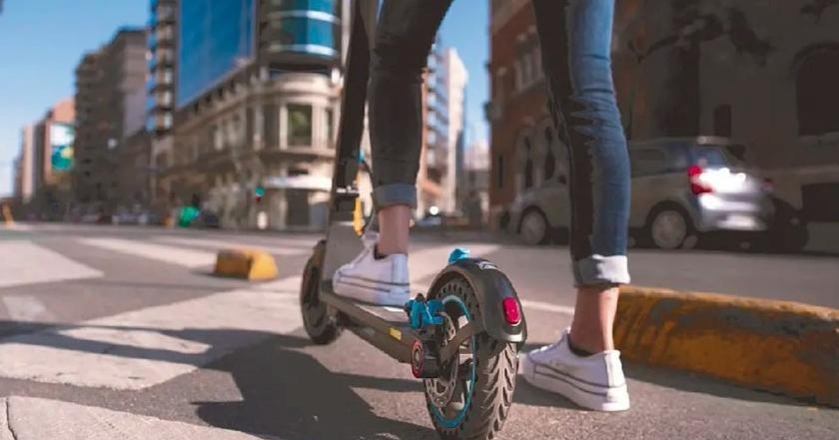 Monopatines eléctricos: un nuevo desafío en la movilidad urbana | Rosario3