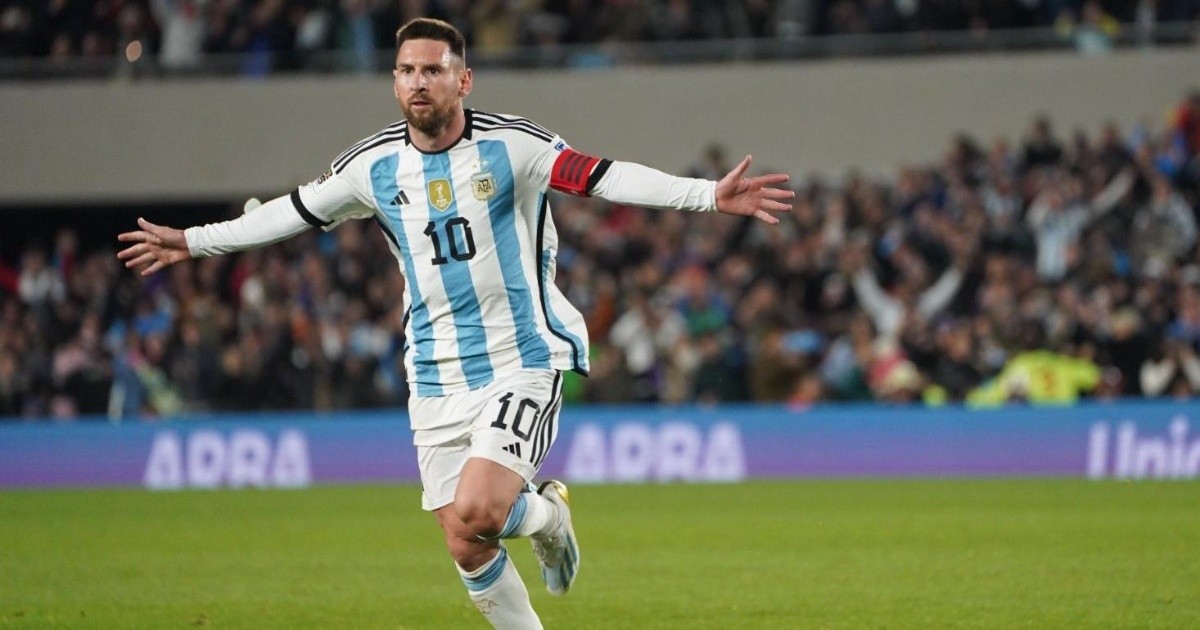 Un arranque de 10: con golazo de tiro libre de Messi, Argentina venció a Ecuador en el inicio de ...