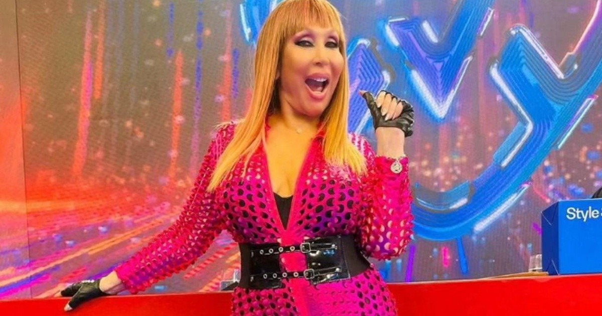 Transparencias y rubia: los looks de Moria Casán antes y después de las ...