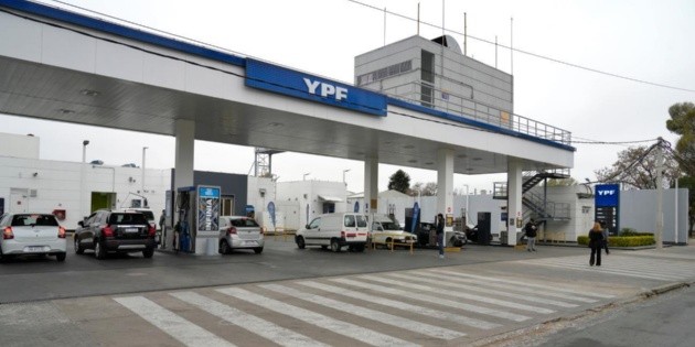 YPF aumentó los precios de sus combustibles: ¿cuánto cuesta llenar el tanque ahora? | Ecos365 ...