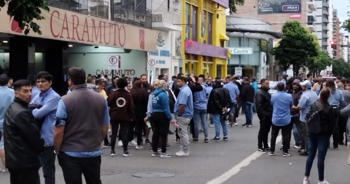 Dolor y conmoción en la despedida del colectivero asesinado a balazos ...