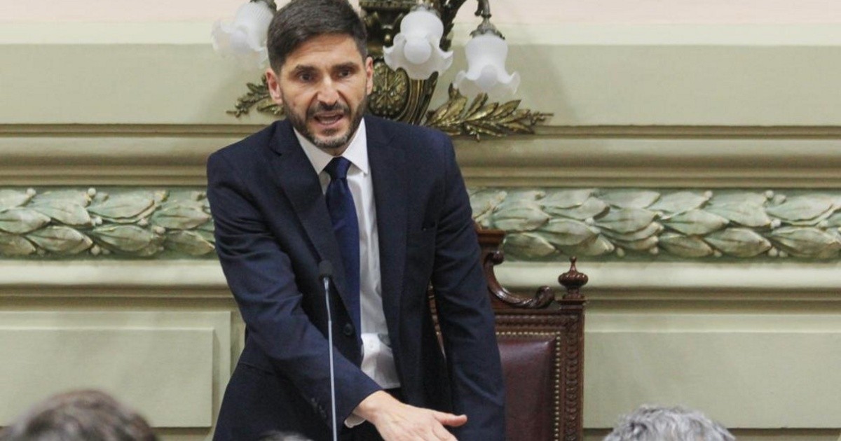 El mensaje de Pullaro: las urgencias, el futuro, la distancia con Milei ...