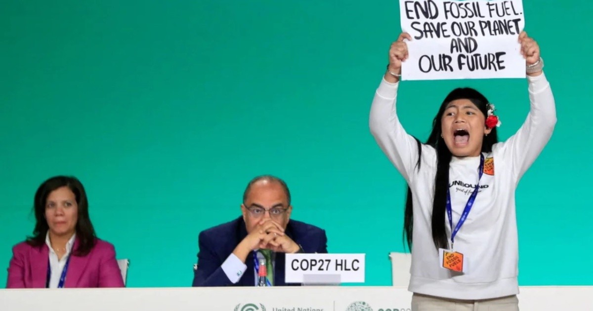 La COP28 culminó con un acuerdo que incluye disminuir progresivamente ...