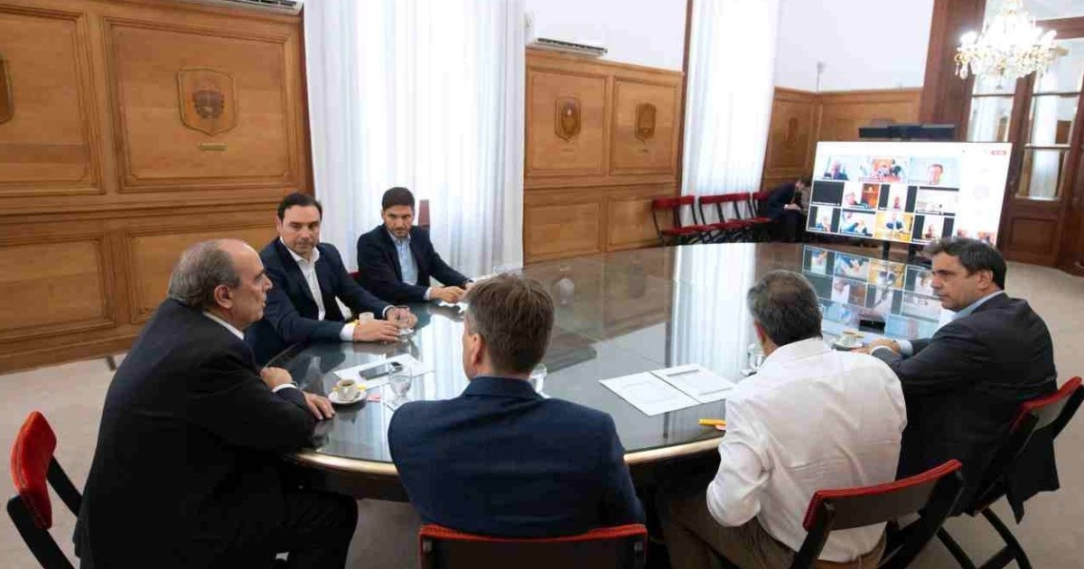 Pullaro participó de la cumbre entre Guillermo Francos y los ...