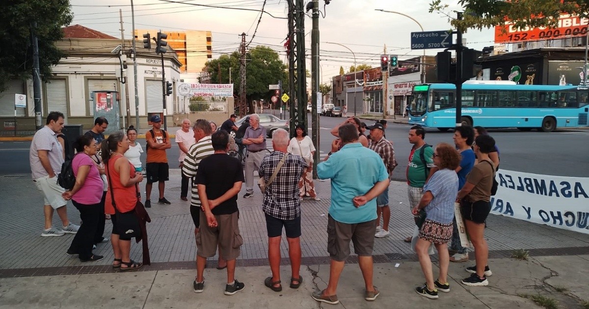 Una tendencia que crece: asambleas barriales debaten cada semana y ...