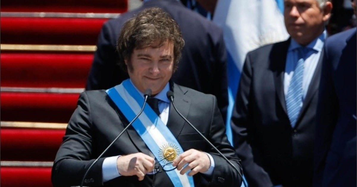 De pie y desde un atril: los detalles del discurso de Milei ante la ...