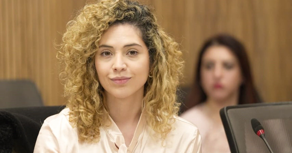 Antes de la expulsión, la diputada Lourdes Arrieta se fue de la bancada ...