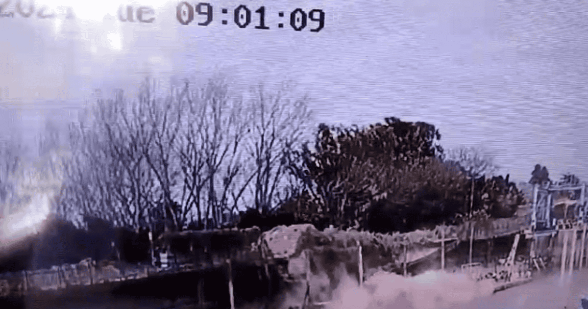 Video: así fue el momento del derrumbe del espigón Maciel de zona norte ...